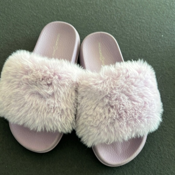 Treasure & Bond | Shoes | Purpleviolet Girls Fluffy Slippers | Poshmark